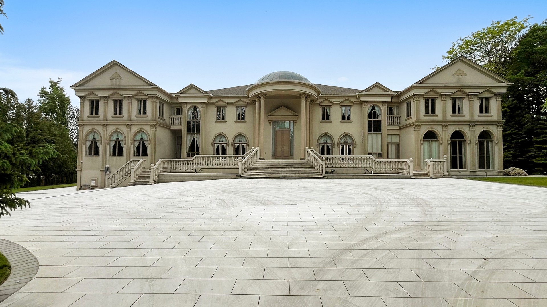 6 HIGH POINT ROAD | Nancy Saedi | Toronto Real Estate Agency